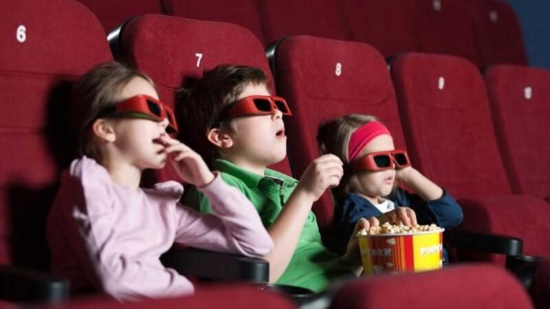 ¿A qué edad se puede entrar solo al cine en México?