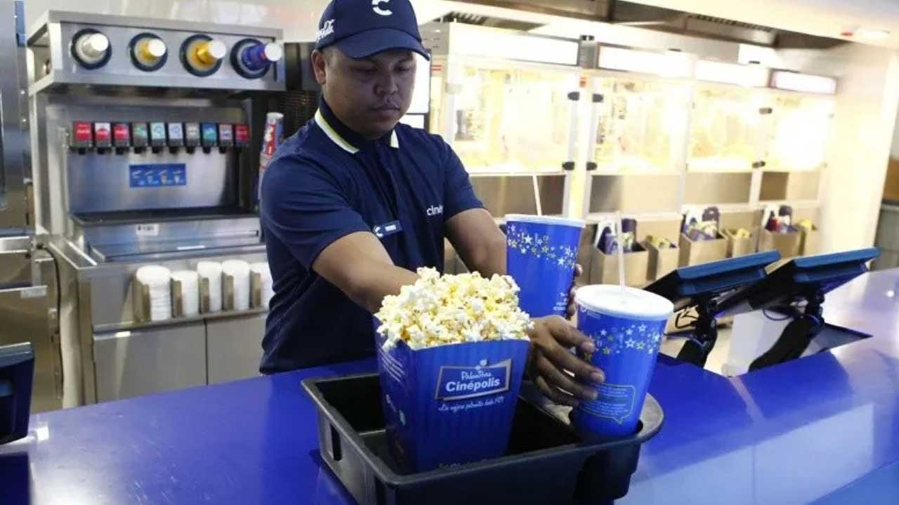 ¿Cómo comprar palomitas y refrescos 2x1 en Cinépolis en 2023?